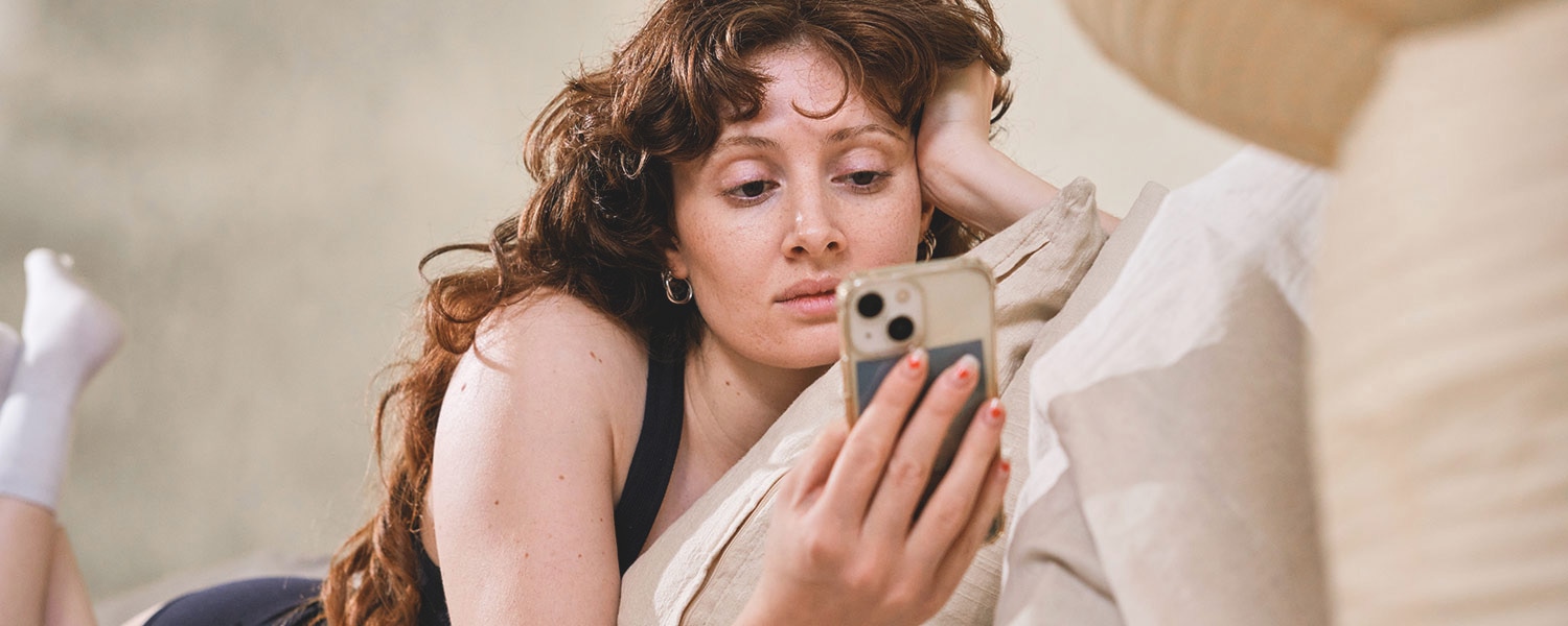 Dårlig mave under menstruation? Tips mod luft i maven | Libresse